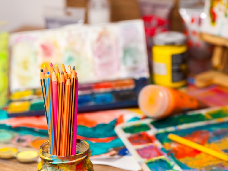 7 Easy Ideas for Homeschooling Art - For Busy, Non-Artistic Moms - This ...