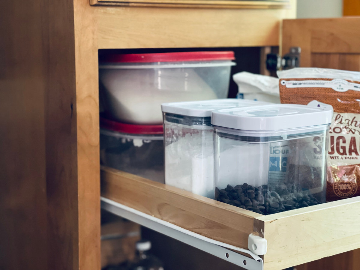 Minimalist Kitchen Essentials: Just the Basics (According to a ...