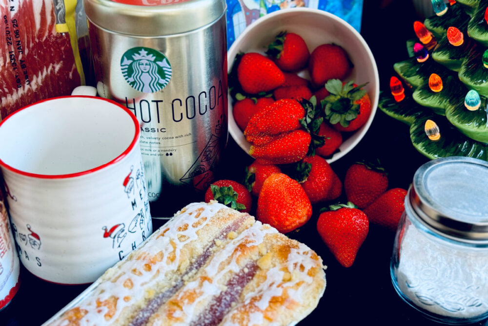 21 Easy Christmas Morning Breakfast Ideas (Savory AND Sweet Recipes ...